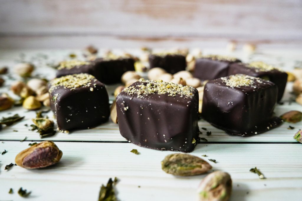 Marcepan pistacjowy w gorzkiej czekoladzie ręcznie robiony